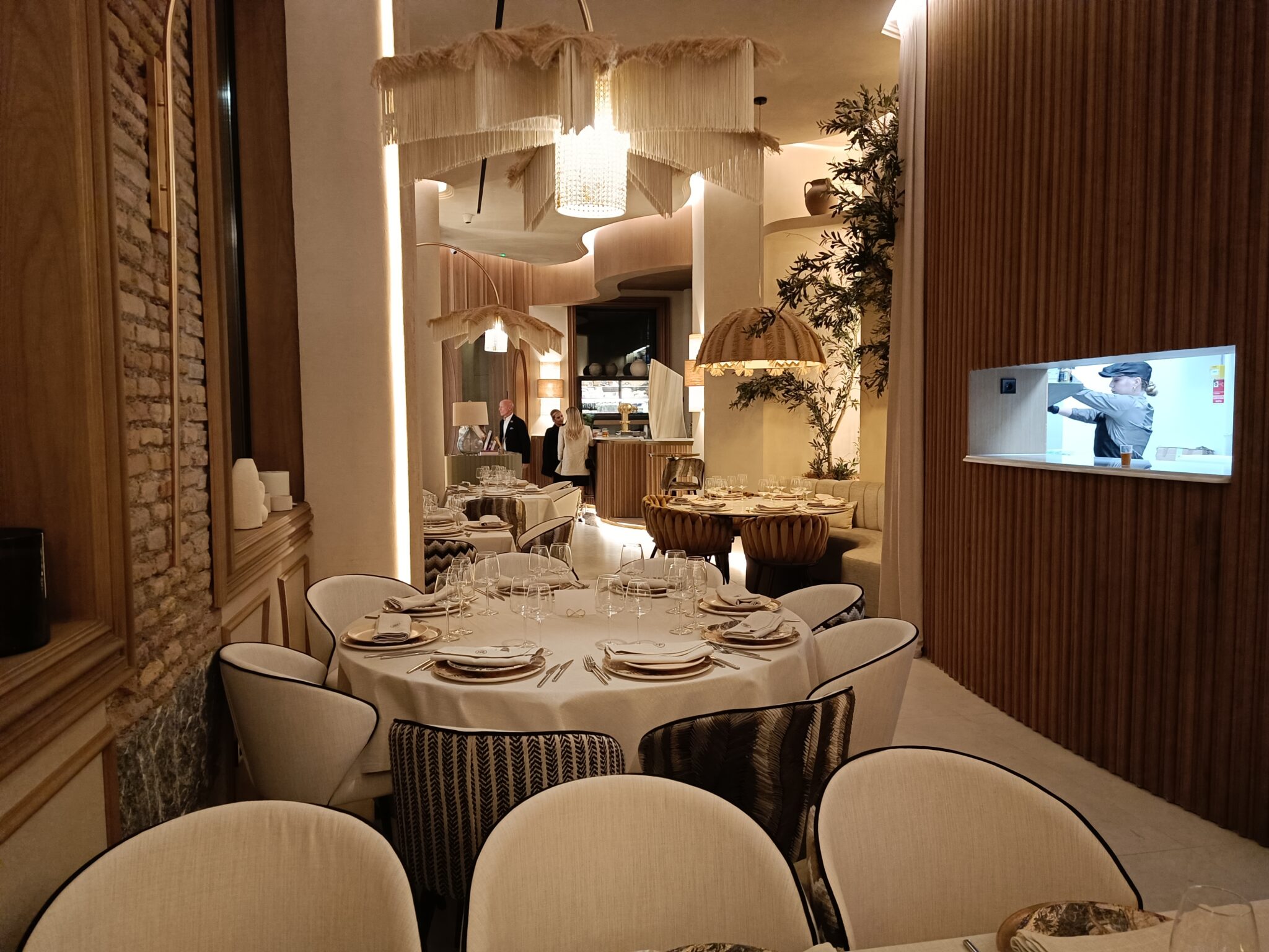 El restaurante Eterno abre sus puertas en la plaza Santa Catalina de ...